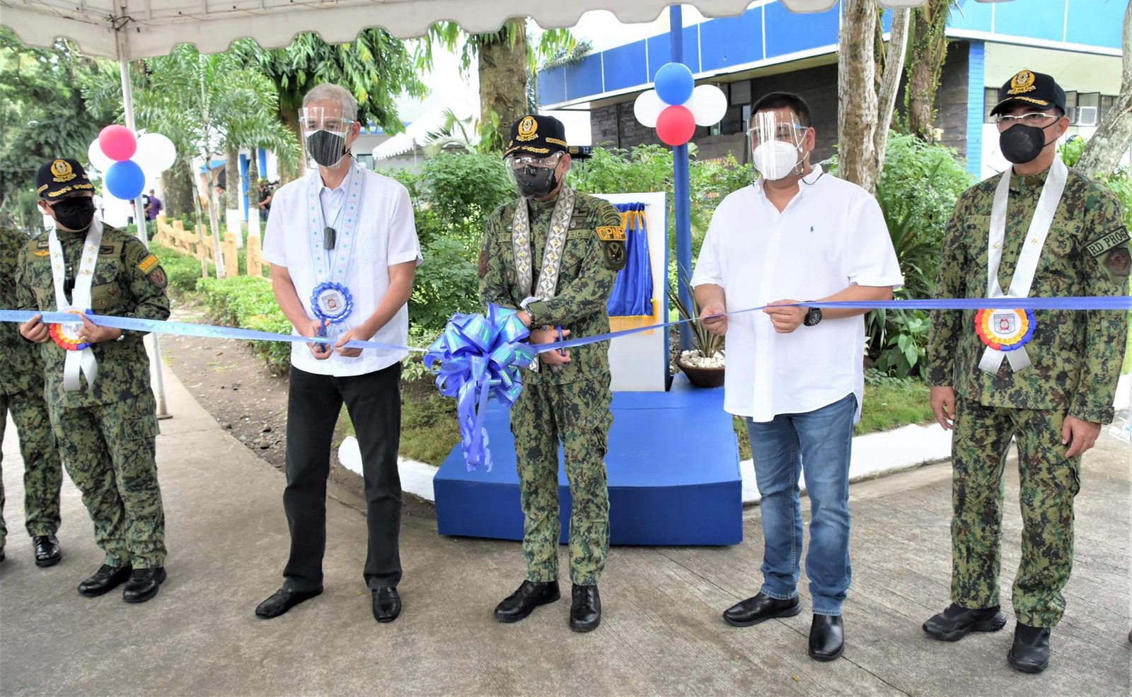 Chief PNP inaugurates NOCPPO Kapanalig oval, recognition wall ...