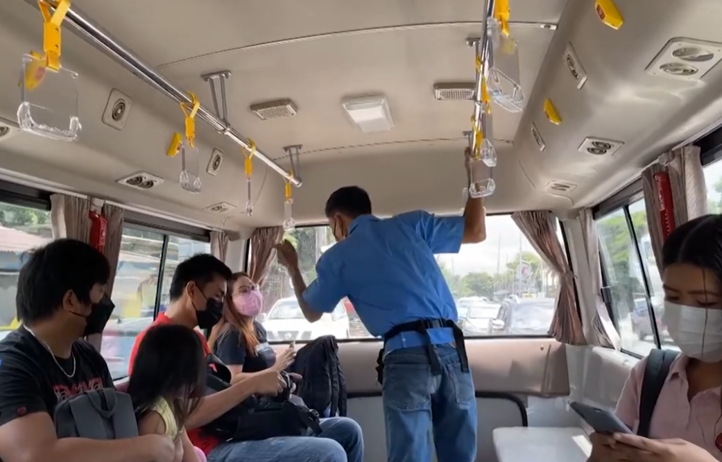 Road trip sa modern jeepney sa Bacolod - Digicast Negros