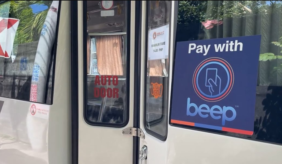 Cashless transaction sa modern jeepney - Digicast Negros