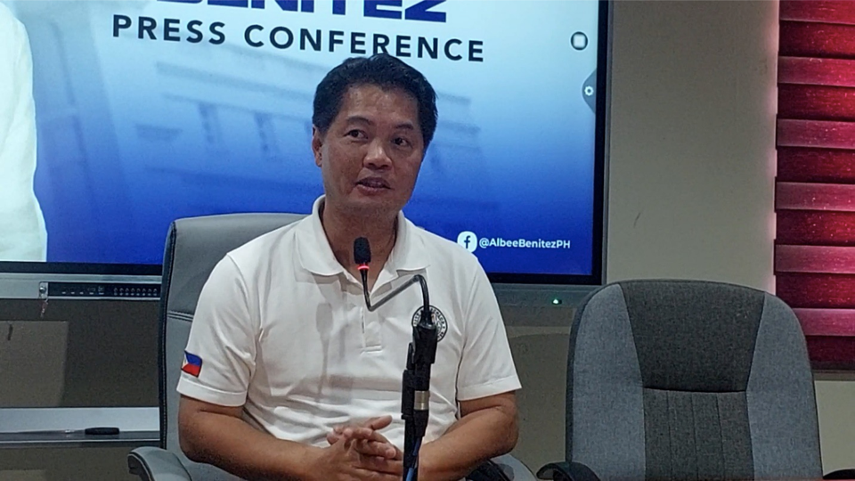 Pagpamuno ni Mayor Albee sa KNP may daku nga impluwensya sa mga alkalde ... Pagpamuno ni Mayor Albee sa KNP may daku nga impluwensya sa mga alkalde ...
