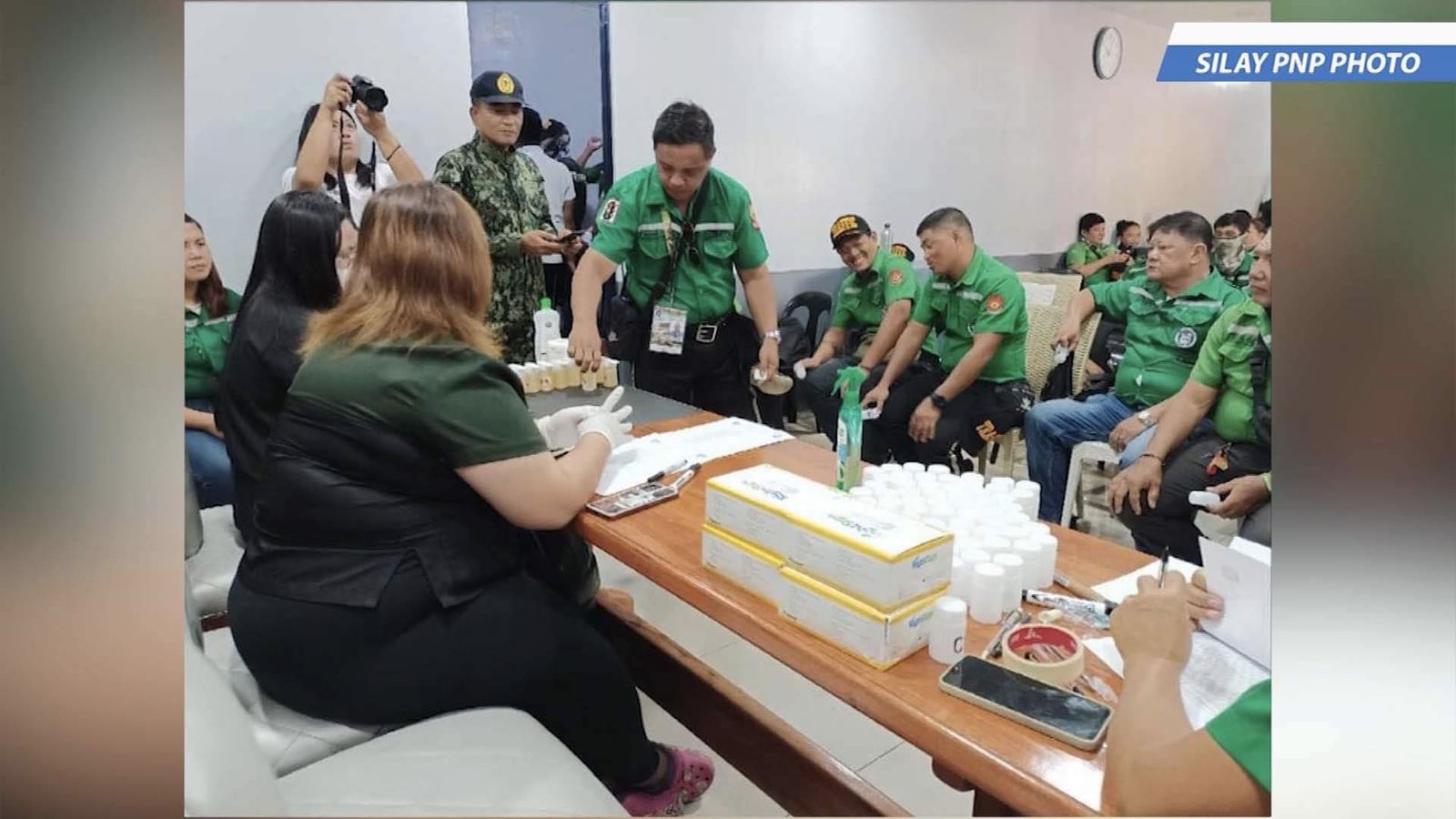 7 ka traffic enforcer sang Silay City nagpositibo sa drug test ... 7 ka traffic enforcer sang Silay City nagpositibo sa drug test ...