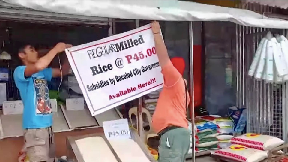 25 ka mga rice retailers sa Bacolod ang una nga batch ginapaabot ... 25 ka mga rice retailers sa Bacolod ang una nga batch ginapaabot ...