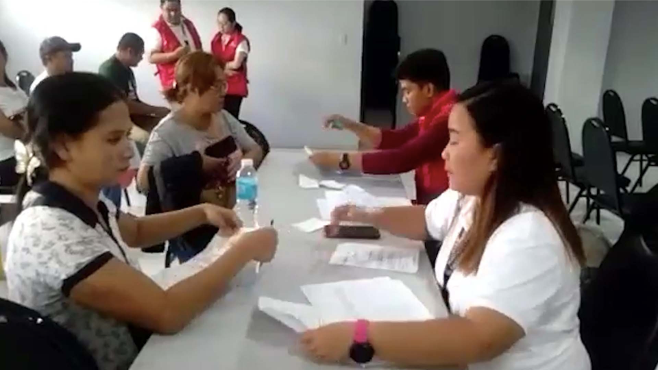 Gov’t releases P15K subsidy to 37 rice retailers in Negros - Digicast Negros