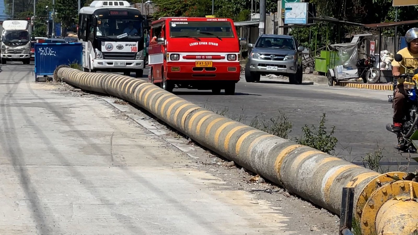 Pipe sa tunga sang taytay sa Mansilingan ginapakakas sa Baciwa ...