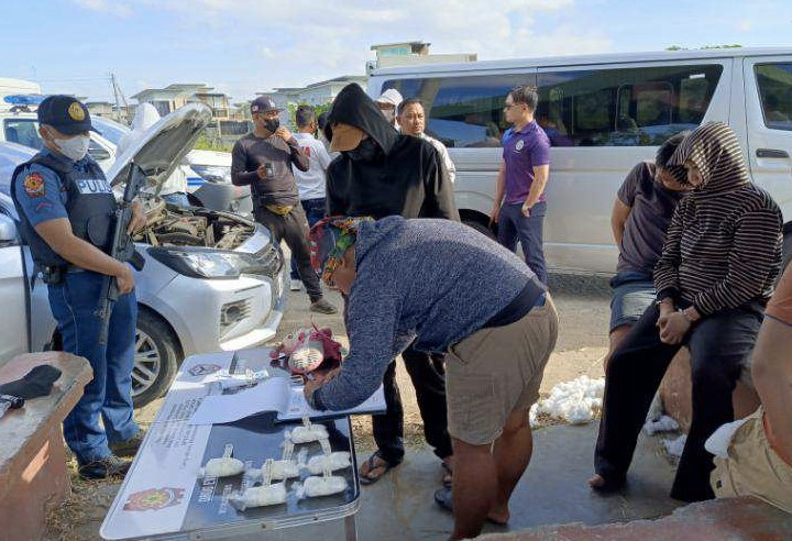 Negros cops seize P4M in shabu from 3 Lanao del Norte residents - Digicast Negros