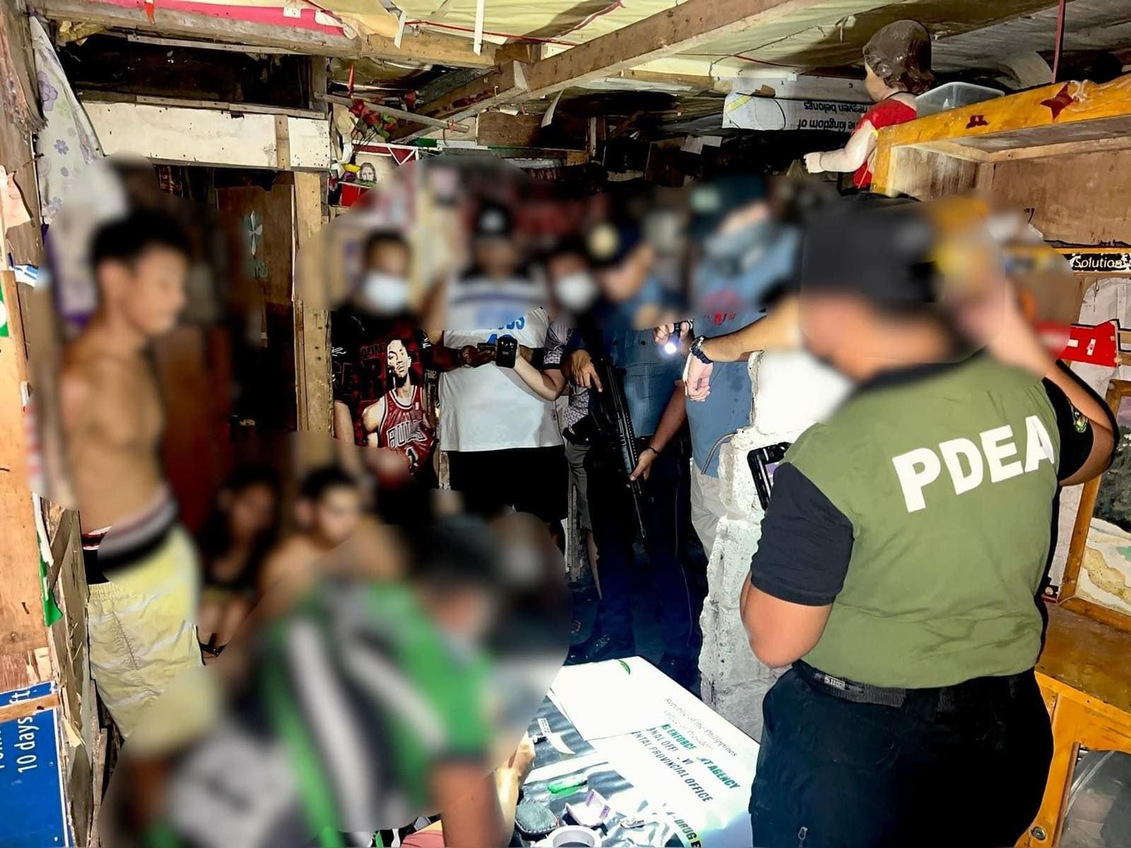 PDEA dismantles drug den, apprehends 3 in Bacolod - Digicast Negros